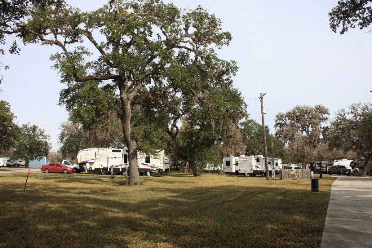 Bayou Oaks RV Park | Long Term RV Park Angleton Texas 77515